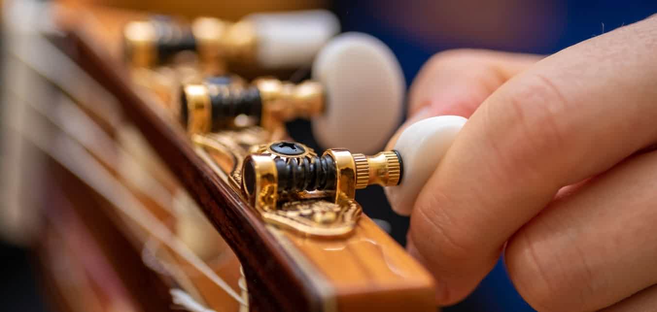 Acoustic Guitar How To Tune - The Ultimate Guide | Ted's List
