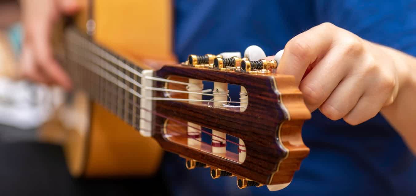 Acoustic Guitar How To Tune - The Ultimate Guide | Ted's List