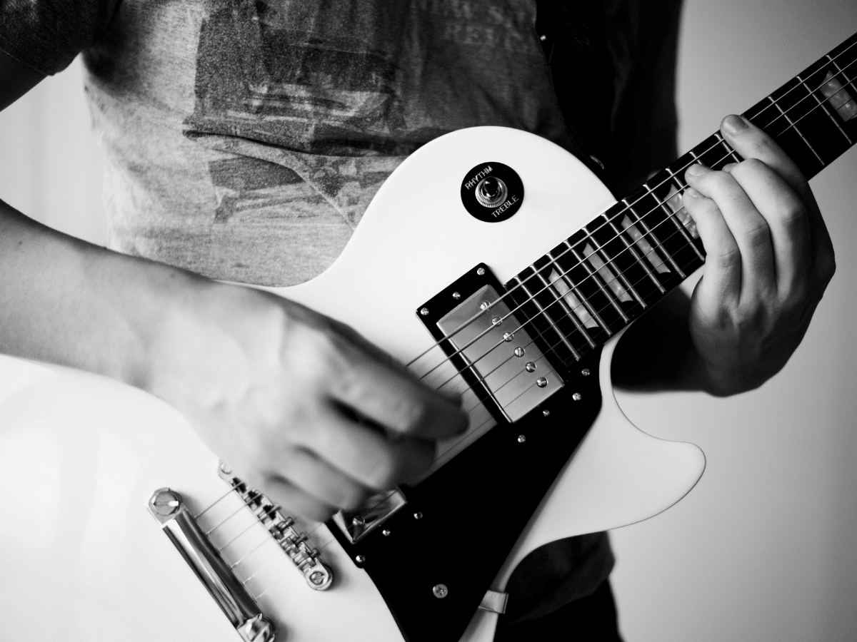 How Many Strings Does An Electric Guitar Have? | Ted's List