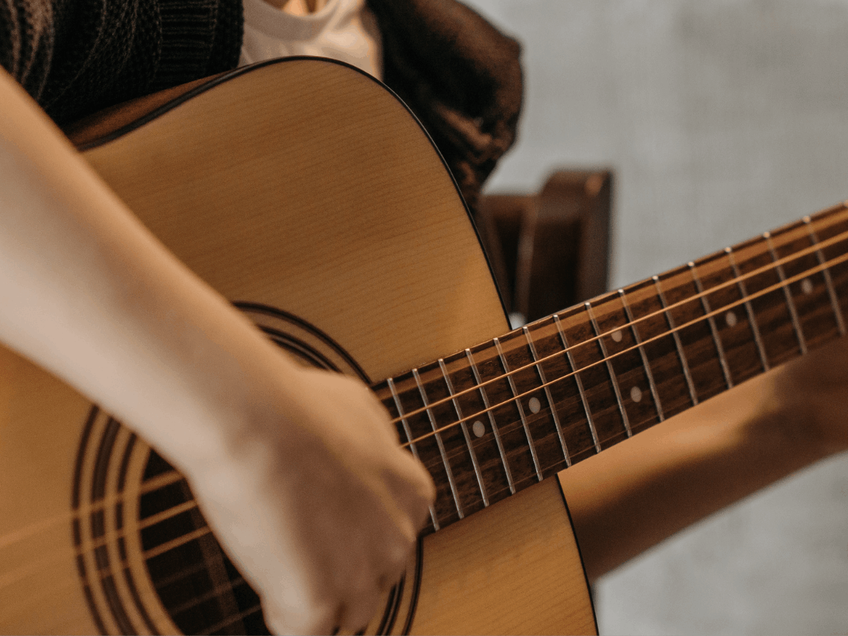 How Many Strings Does An Acoustic Guitar Have | Ted's List