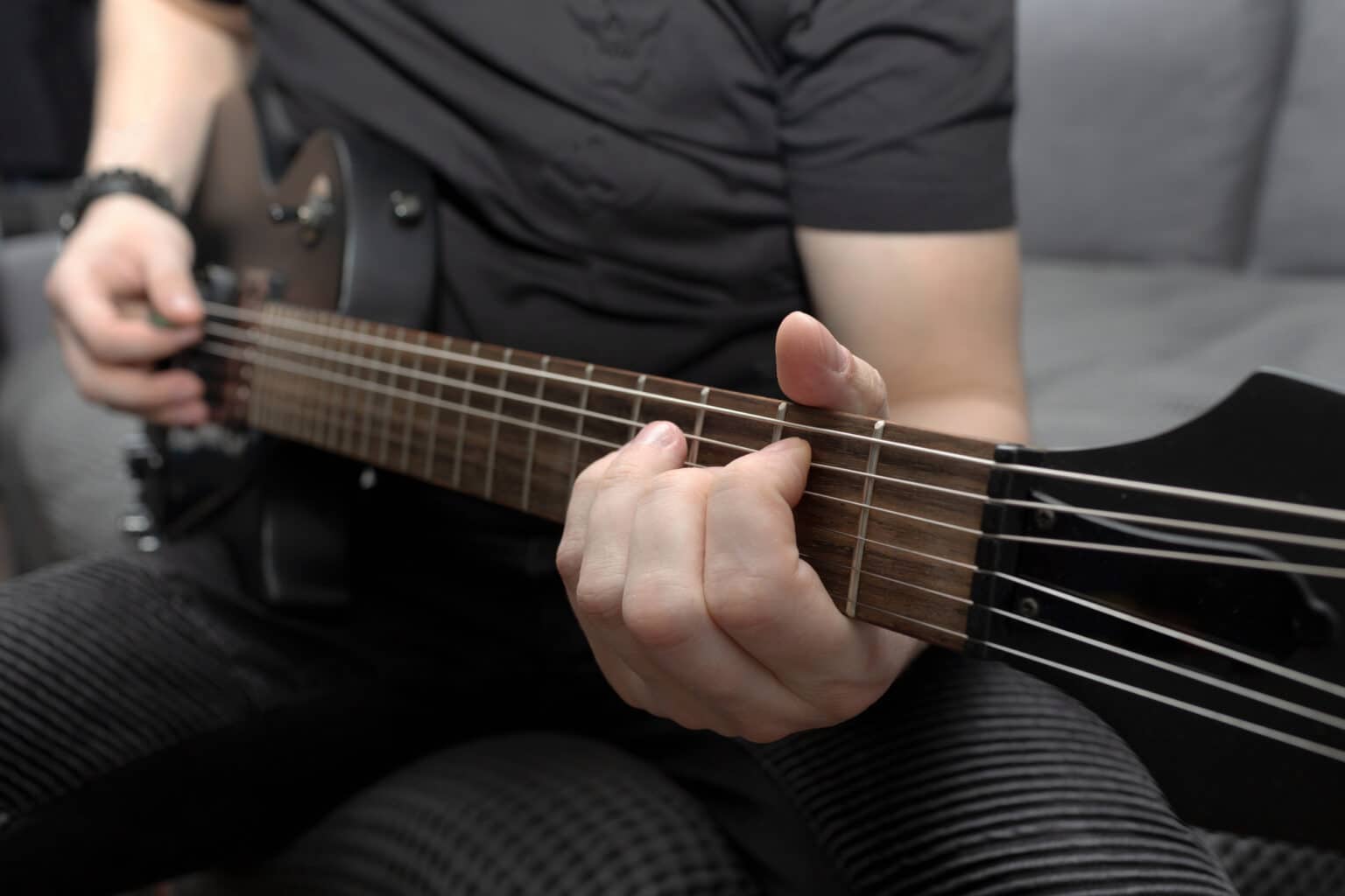 How To Tune An Electric Guitar: A Comprehensive Guide | Ted's List