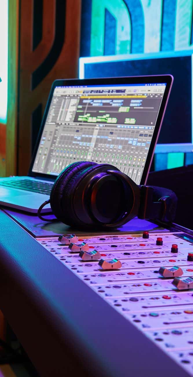 What DAW Do Most Producers Use? A Guide To The Top Choices In 2025 ...